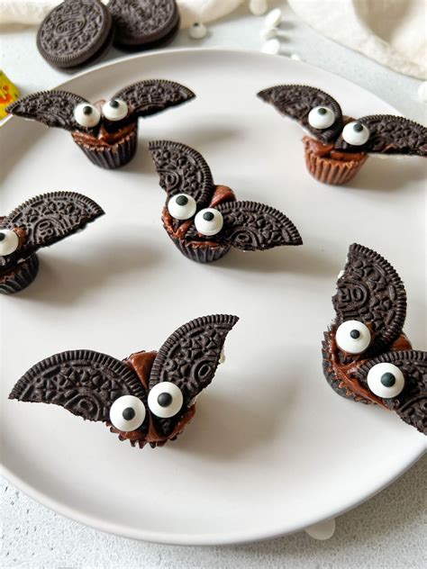 Halloween Chocolate Bats Spooky Treats Recipe Chocolate Bat