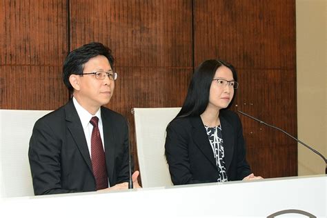 บ้านช่างไม้ นางสาวกุลยา ตันติเตมิท