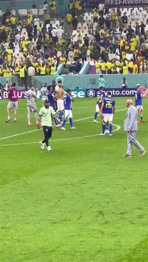 Choquei On Twitter 🚨veja Neymar Saiu Cumprimentando Os Jogadores