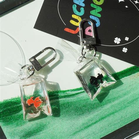 진짜 같은 금붕어 물고기 어항 키링 4종 키치 힙한 우정 친구 선물 에어팟 버즈 열쇠고리 미니 핸드폰 휴대폰 줄키링