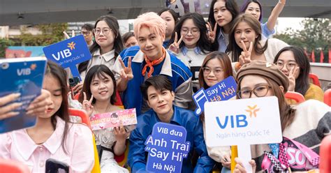 VIB dẫn đầu xu thế thẻ trở thành fanchant trong concert Anh Trai Say Hi