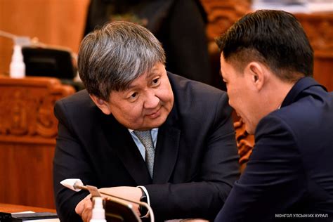 Улсын Их Хурлын дэд даргаар Л Мөнхбаатарыг сонголоо