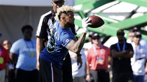 Panthers Sign Fa Jonathan Tuan Anh Tran To Futures Contract Cat Scratch Reader