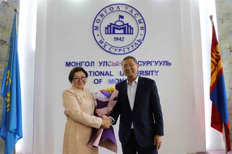 МУИС ийн удирдлага хамт олон төрийн дээд цол одонгоор шагнуулсан… Монгол Улсын Их Сургууль