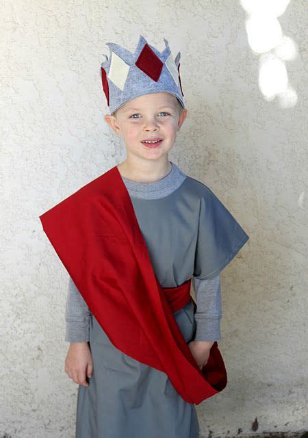 How To Make A Crown For Any Occasion | Easy kids costumes, Nativity ...