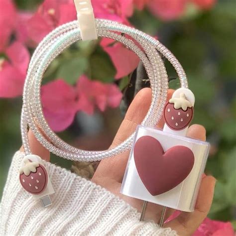 فانتزی ترین مدل های محافظ کابل شارژر موبایل قلبی