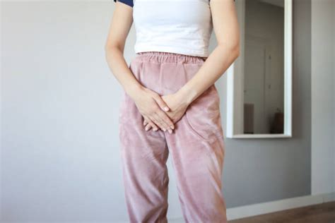 1100 Pee Pants Fotos De Stock Imagens E Fotos Royalty Free Istock