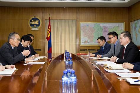 ШАДАР САЙД Ө ЭНХТҮВШИН ЯПОНЫ ЭЛЧИН САЙДЫГ ХҮЛЭЭН АВЧ УУЛЗЛАА