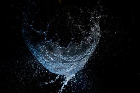 H2 O 거품 공중 관념적인 다이나믹한 디테일 렌즈 초점 맑은 매크로 물 물을 튀기는 물을 튀기다 반투명