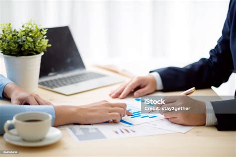 비즈니스 회의 시간입니다 아이디어의 프레 젠 테이 션 Plansbusiness 개념을 분석 개발에 대한 스톡 사진 및 기타 이미지 Istock