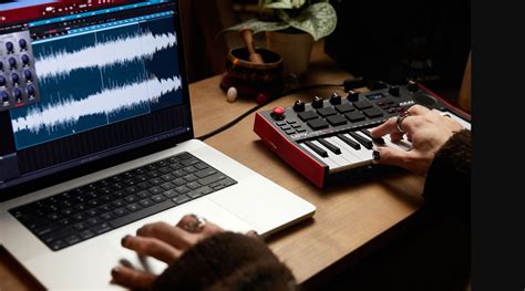 Akai Professional Mpk Mini Mk3 Midi Compact Keyboard And Pad Controller