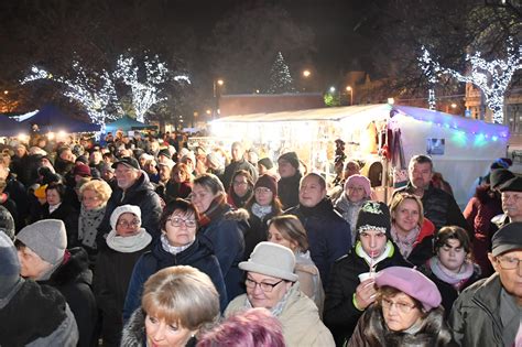 Advent Első Gyertyája A Hit Jelképe… Szentesi Mozaik
