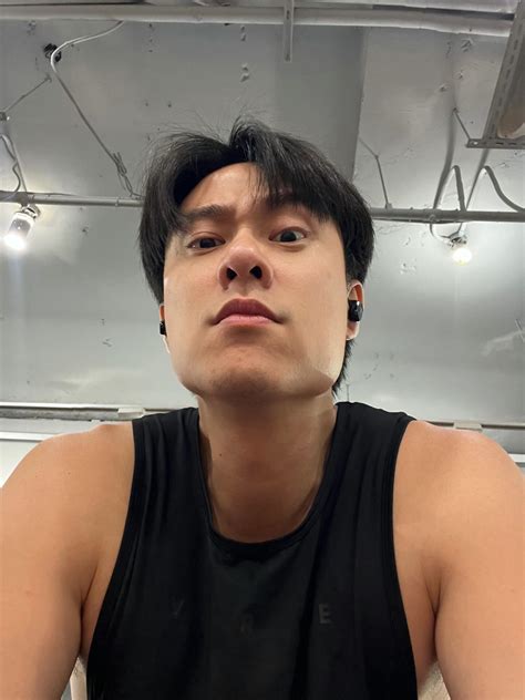 每天自拍直到我喝到酒，戒酒 Day 15