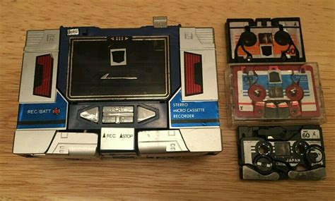 Authentic Transformers G1 Soundwave Tape Deck W 3 Cassettes 1984