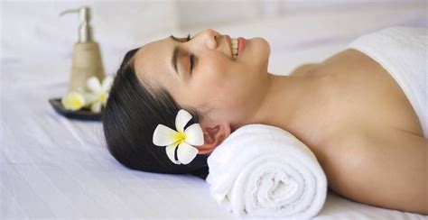 Back Neck And Shoulder Or Scalp And Neck Massage At Spa Intercontinental