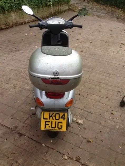 2004 Piaggio Et2 Silver 49cc Moped Scooter