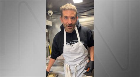 Bradley Cooper Está Trabalhando Como Chapeiro Em Um Foodtruck De Nova