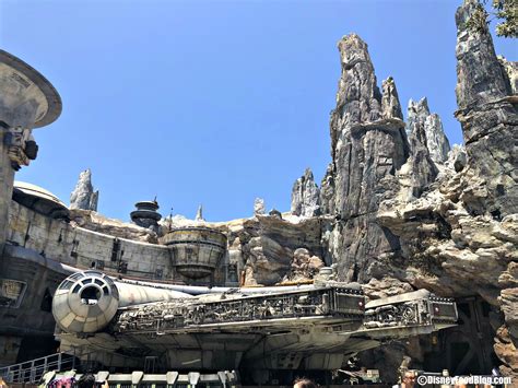 Were Live At Star Wars Galaxys Edge In Disneyland The Disney