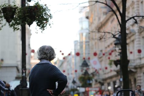 무료 사진 수도 군중 거리 남자 도시 사람들 세로 도시 야외에서 선거