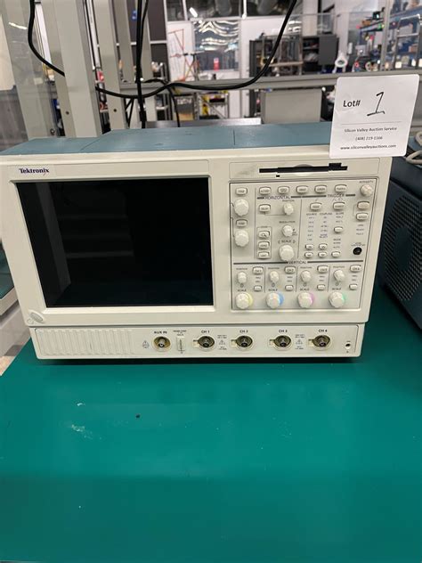 Tektronix Tds5104 Digital Phosphor Oscilloscope