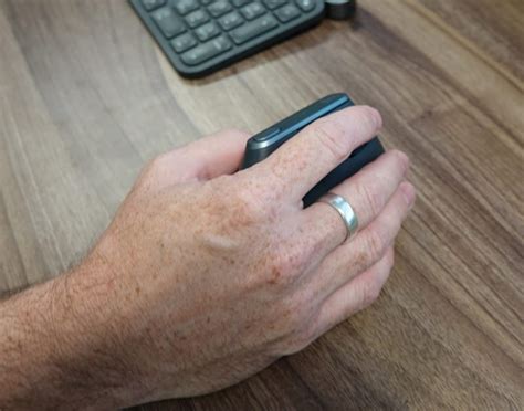 Logitech Mx Vertical Mouse Review Looks Strange But It S Bloody Comfortable