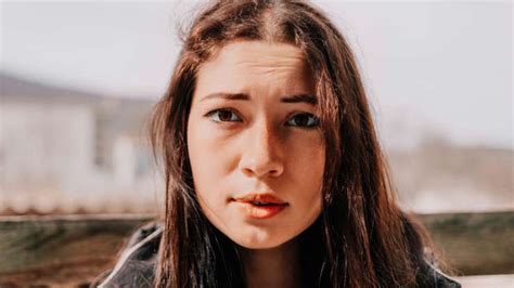 11 Things People Do That Might Feel Kind But Actually Give Their Personal Power Away