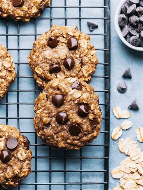 Irresistible Healthy Oatmeal Chocolate Chip Cookies Recipe