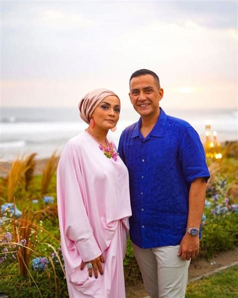 Sudah 28 Tahun Nikah Potret Romantis Ferdy Hasan Dan Istri