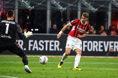 گل سانتیاگو خیمنز به بولونیا میلان 1 1 بولونیا طرفداری