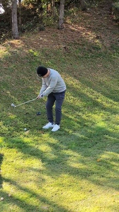 러프에공이밖혔을때 필살기😱ㅋ골프골프존스크린골프nx골프존cc필드필드골프필드레슨웨지퍼터아이언비거리골프레슨숏게임숏아이언드라이버롱아이언우드유틸루틴