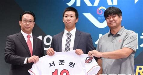 롯데 1차 지명 서준원과 3억5000만원 계약