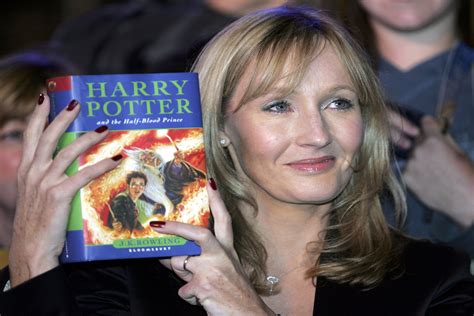 J K Rowling Autora De Harry Potter Volta A Atingir O Status De Bilionária