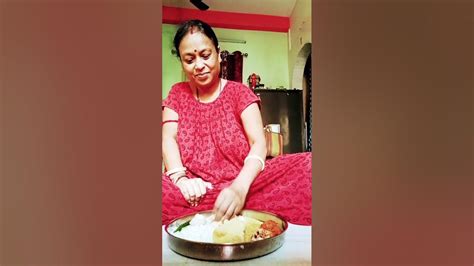 মধ্যাহ্ন ভোজন আলু সিদ্ধ মুসুর ডাল সিদ্ধ ভাত আর কালকের একটু মাঙস ছিল সেটা জমে গেল খাওয়া 😀