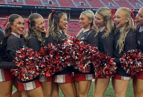 Ohio State Football Cheerleaders Stun With Their Swimsuit Photo The Spun