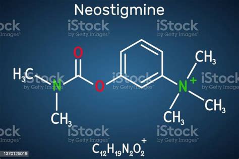 네오스티그민 분자 근육 톤을 개선하여 근신력 의 증상 치료를 위한 억제제입니다 짙은 파란색 배경의 구조적 화학 포뮬러 건강관리와 의술에 대한 스톡 벡터 아트 및 기타 이미지