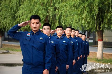 机务之路一周年：你看我几分像从前空军新浪军事新浪网