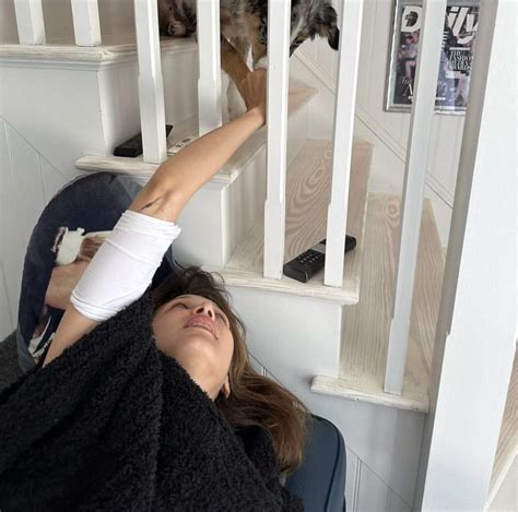 Ok ბელა ჰადიდმა ჯანმრთელობის მდგომარეობის გაუარესების გამო მოდის იდუსტრია გარკვეული პერიოდით