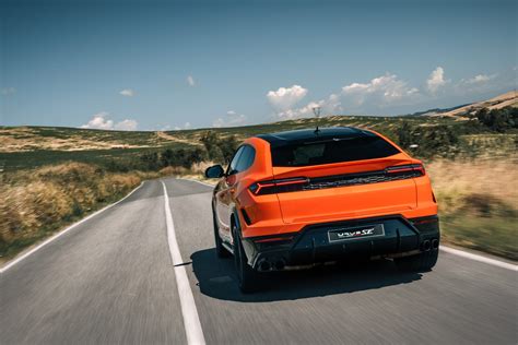 2025 Lamborghini Urus Urus Hybrid Review Pricing And Specs