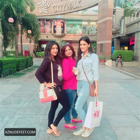 Shiny Feet Aznudefeet