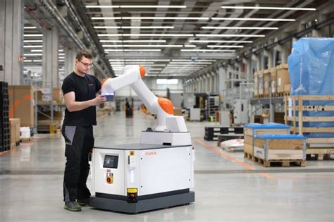 Kuka Expands Autonomous Mobile Robot Line Up With Kmr Iisy Zenoot