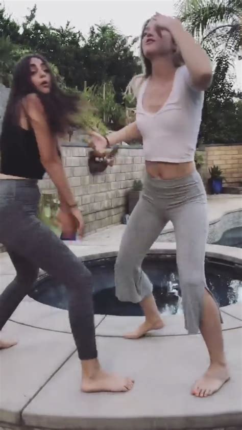 Sarah Fisher S Feet I Piedi Di Sarah Fisher Celebrities Feet