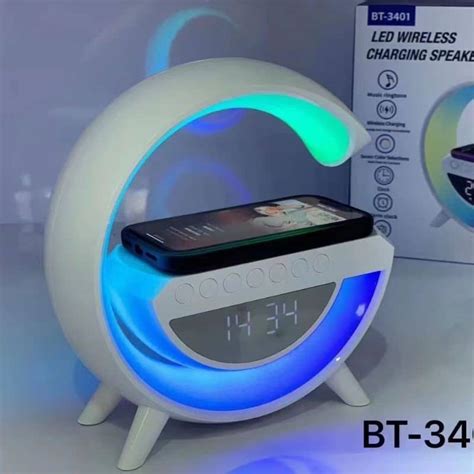 שעון עם תאורה טעינה אלחוטית מנורות שולחן רמקולים ובידוריות שעוני שולחן שקף אקשן