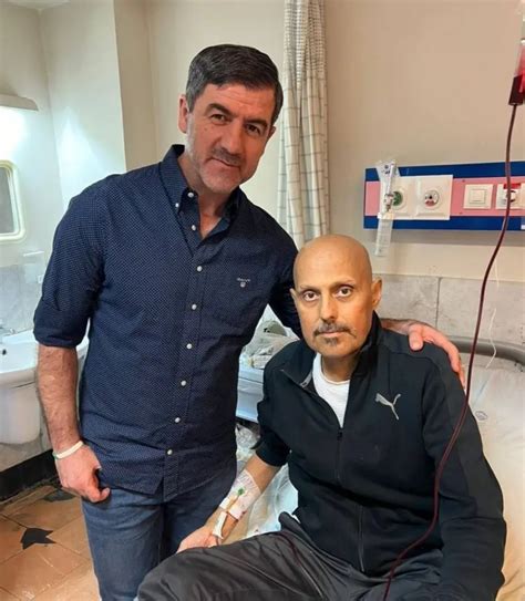 عیادت کریم باقری از پیشکسوت استقلال عکس