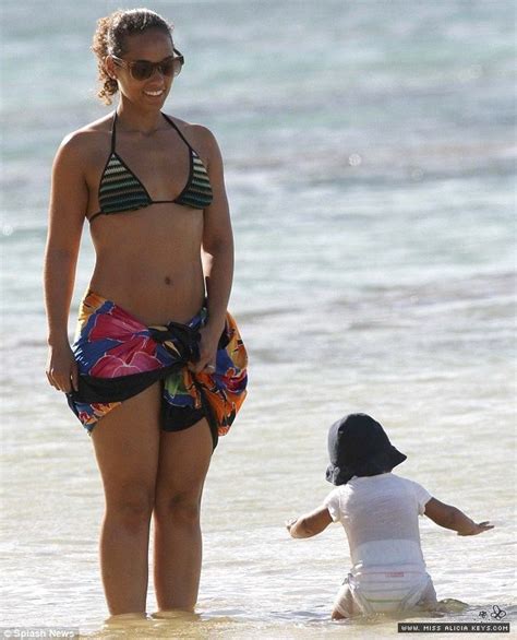 Naked Alicia Keys Added By