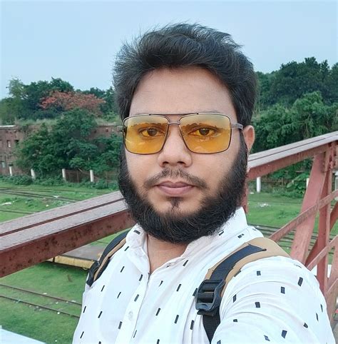 সকল সৈনিকদের কে কঠিন নির্দেশনা দিচ্ছে ইরানের সেনা প্রধান
