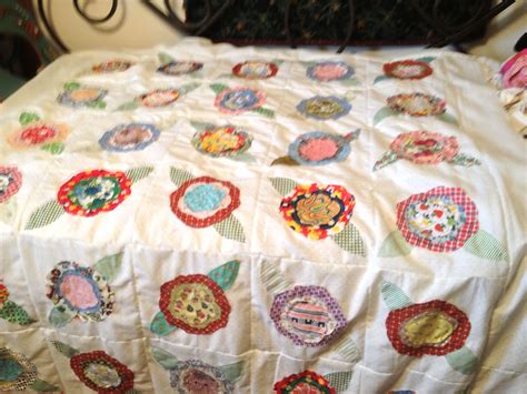 Scrap Flower Quilt Diy And Crafts Sewing Flower Quilt Quilt Making