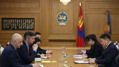 Ерөнхий сайд Франц Улсын Элчин сайдыг хүлээн авч уулзлаа