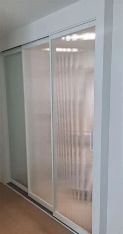 상담도 잘되었고 실측후 설치하러 오신 기사님 친절하셨습니다 꼼꼼하게 잘 설치해주셨습니다 숨고 숨은고수