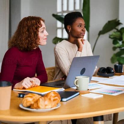 Fast Reliable AI For Customer Conversations YellowG LLM