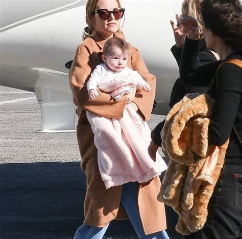 Elvis Granddaughter Riley Keough Shows Her Flawless Style In Tweed